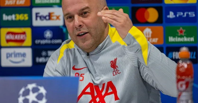 Liverpool Siap Bersaing dengan 10 Klub untuk Bek Serie A